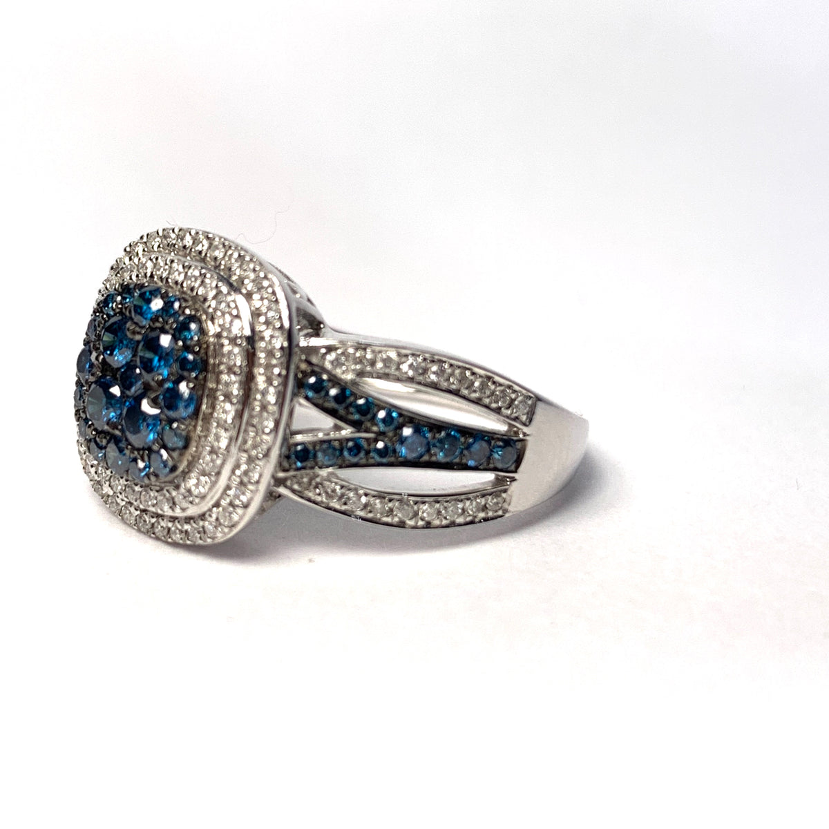 BLUE DIAMOND RING – Exotic Gems