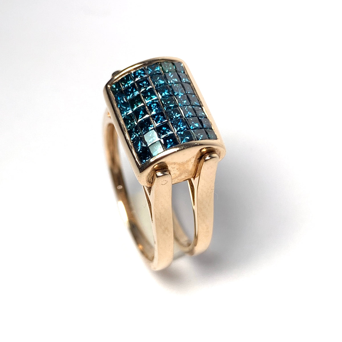 BLUE AND WHITE DIAMOND FLIP RING – Exotic Gems